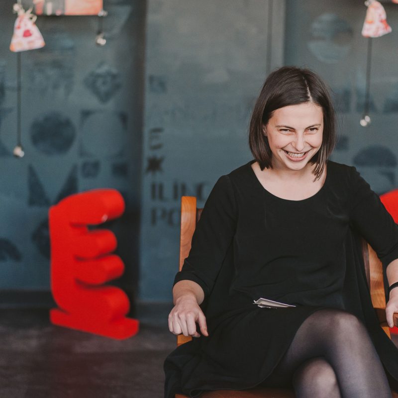 Oana Filip — Creatori de comunități fără comunitate